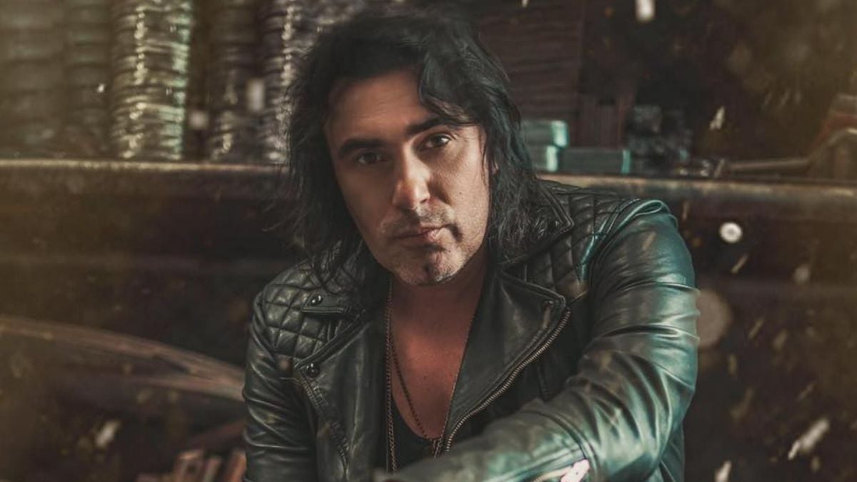 Alirio mostra poder vocal em apresentação acústica no Cassino Sessions ...