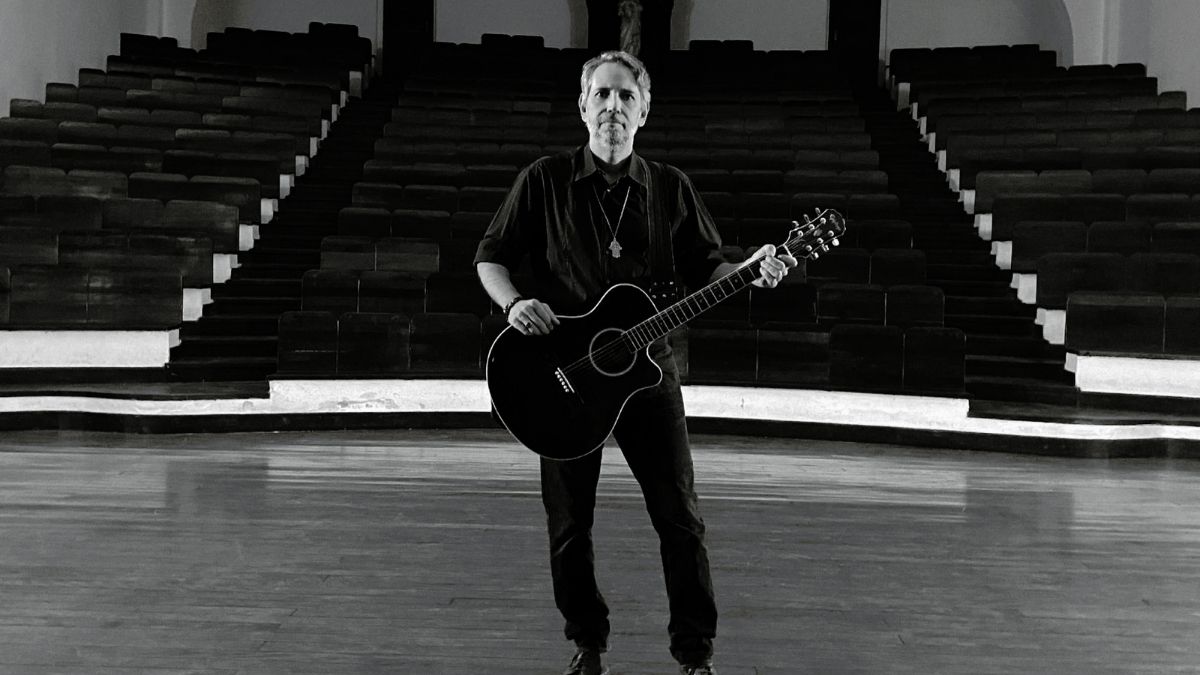 Felipe Machado relembra o passado em videoclipe de "Quinze Anos ...