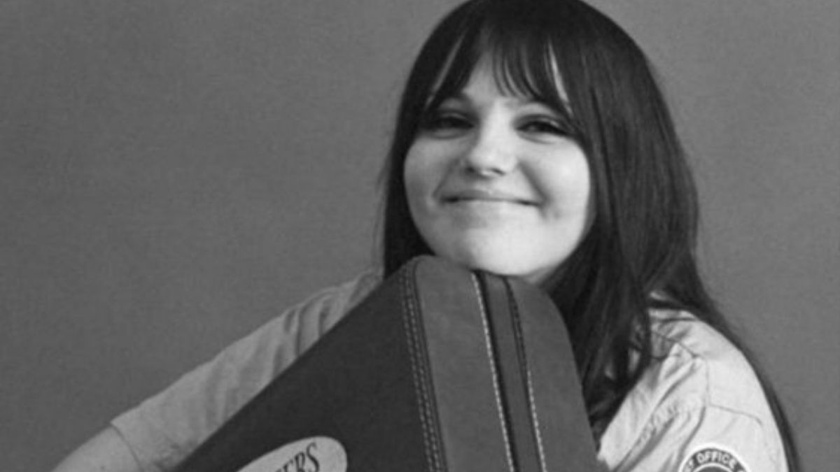 Morre Cynthia Plaster Caster, famosa por esculturas do pênis de ...