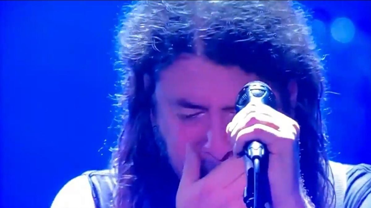 Dave Grohl se emociona e chora durante show em tributo a Taylor Hawkins ... Dave Grohl se emociona e chora durante show em tributo a Taylor Hawkins ...